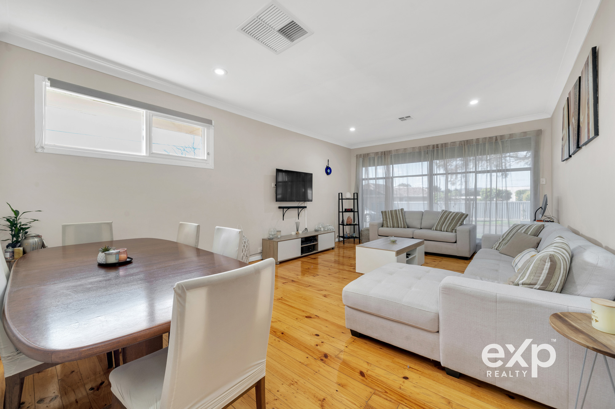 7 Chatsworth Ave, Valley View – listed by Exp – Right Way Real Estate